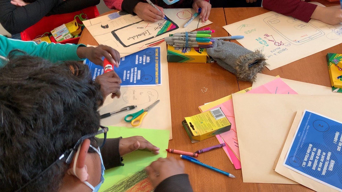 Une initiative collective contre la cyberintimidation créée par et pour ...